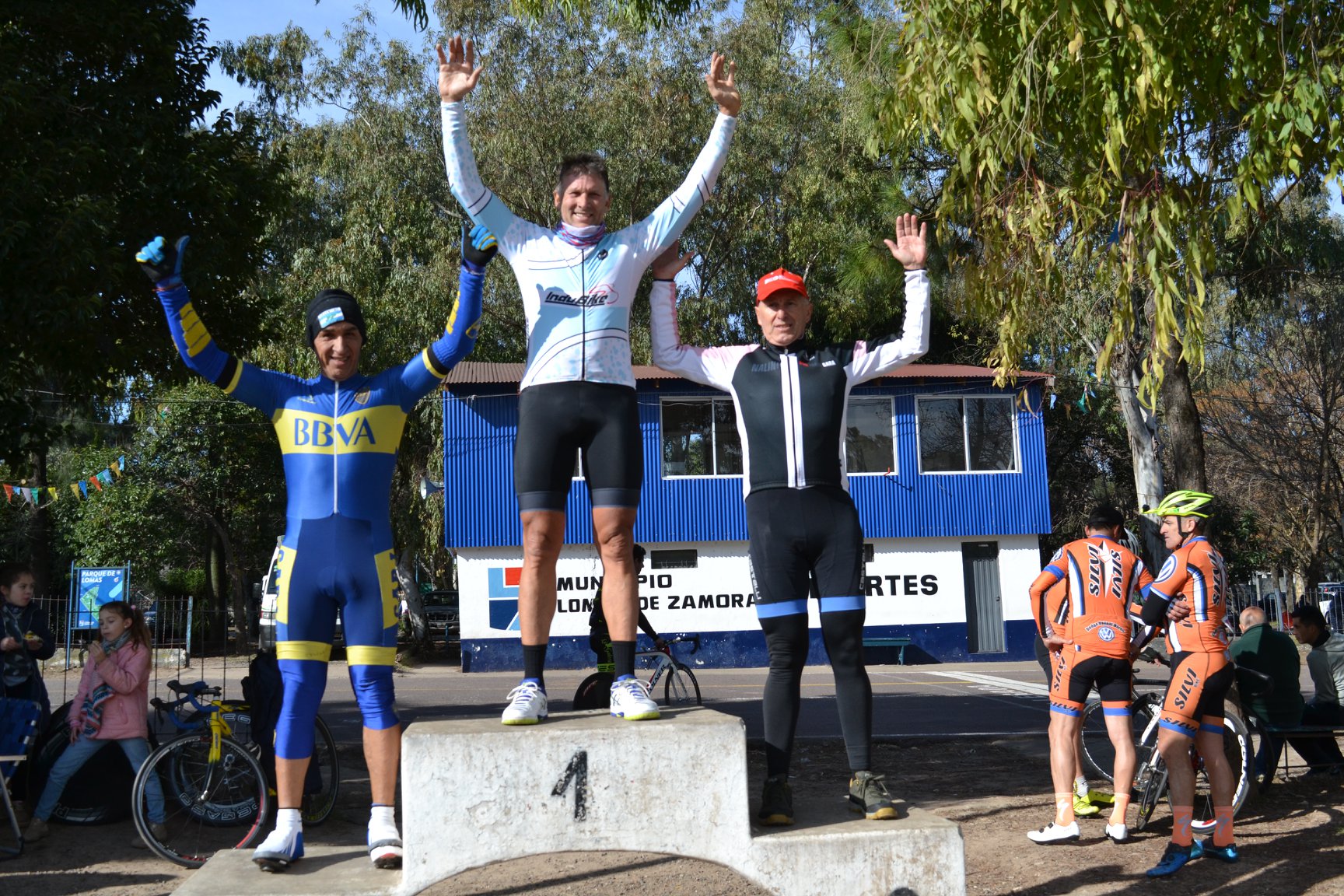 DIEGO LANGONI SE LLEVÓ LA ELITE EN LOMAS DE ZAMORA - Ciclismo XXI